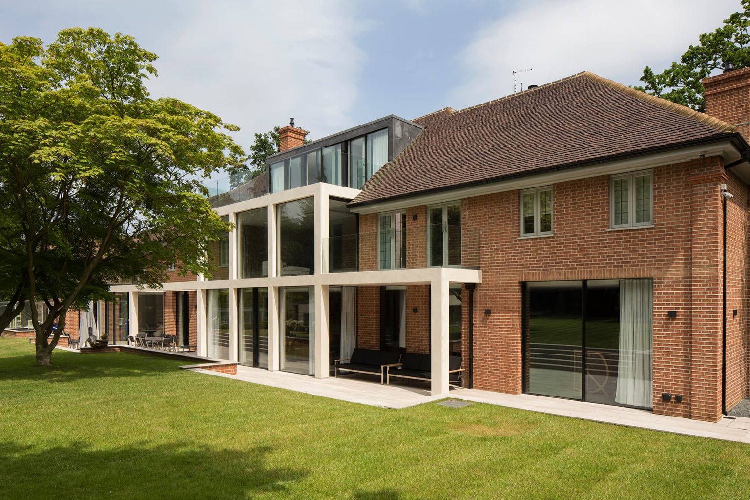 Why Choose Frameless Glass Windows? Expert Guide